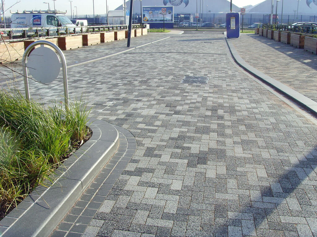 What Is a Hardscape | Kurtz Bros.